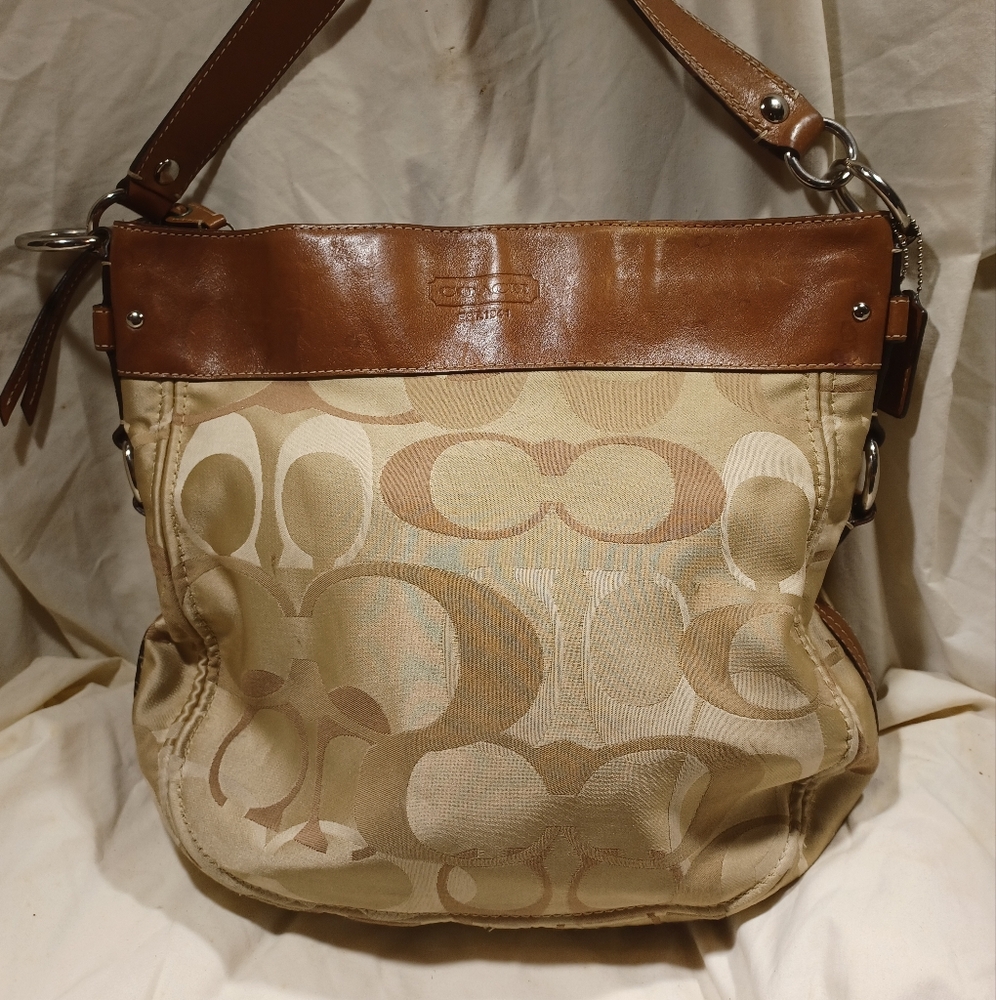 Coach Tan And Brown Large Signature Zoe - Gem